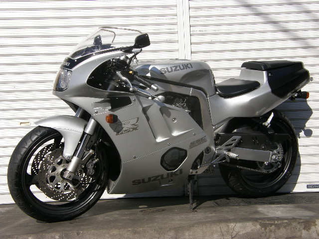 SUZUKI GSX-R400R GK76A